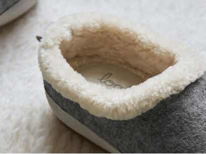 Snuggins Snugback | Ultimate Snug Slipper | Loaf