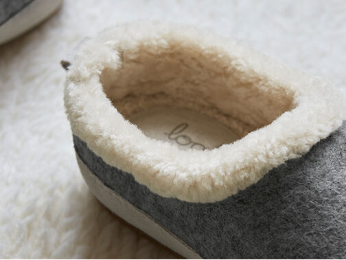 Snuggins Snugback | Ultimate Snug Slipper | Loaf