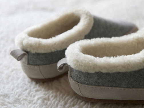 Snuggins Snugback | Ultimate Snug Slipper | Loaf